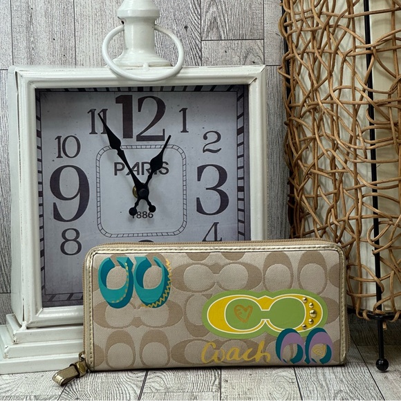Coach | Bags | Coach Rare Daisy Poppy Appliqu Accordion Zip Around ...